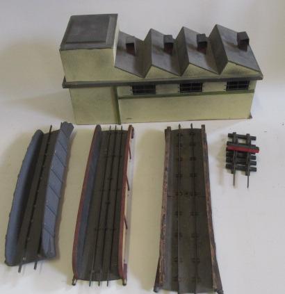 Bassett-lowke wooden engine shed | Hartleys Auctioneers & Valuers