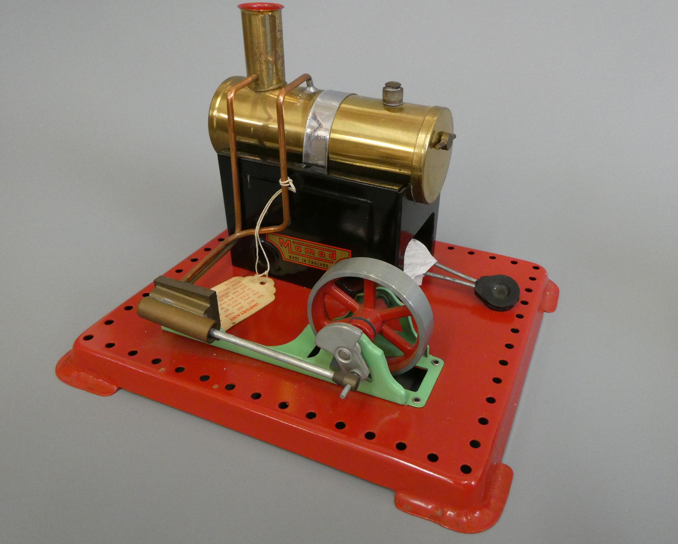 Mamod s.e.1a steam engine, unused, with water level plug, oil ...