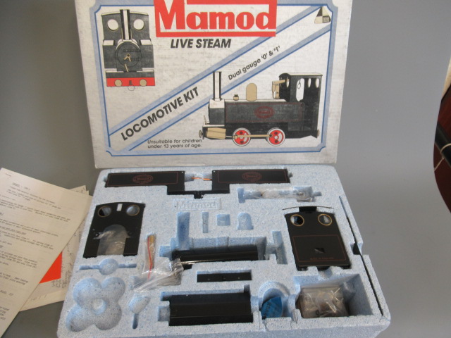 Mamod steam locomotive kit of parts, some additional items in box ...