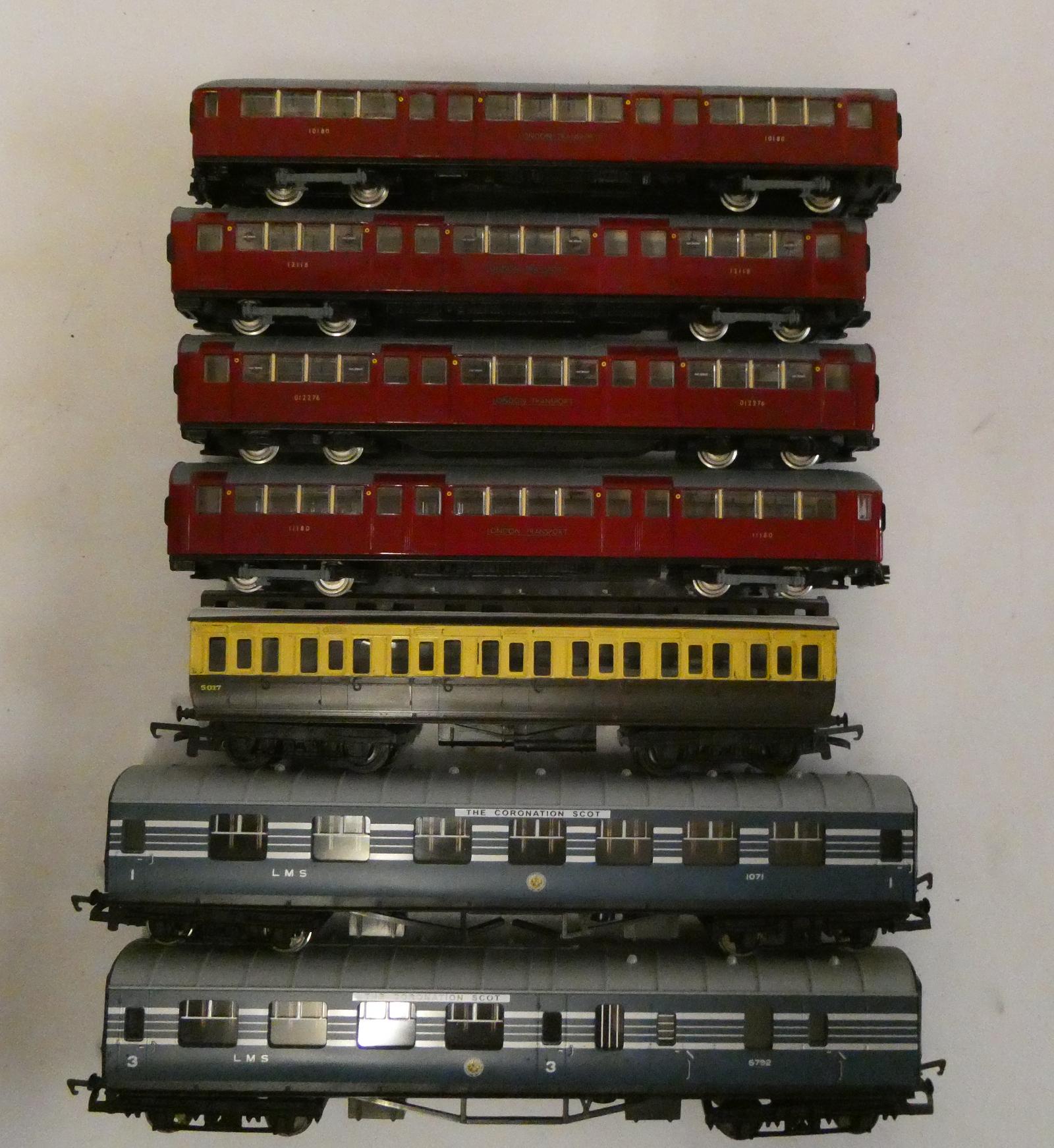 Efe london underground train (unpowered), two hornby coronation coaches ...