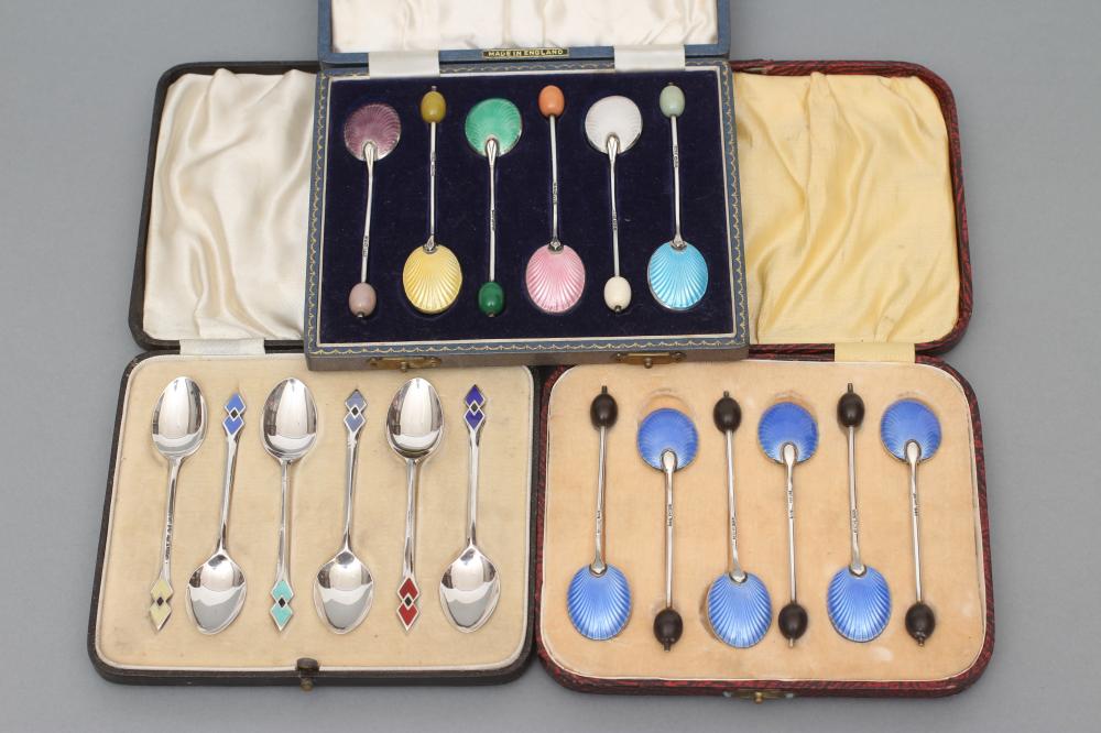 A set of six art deco coffee spoons | Hartleys Auctioneers & Valuers