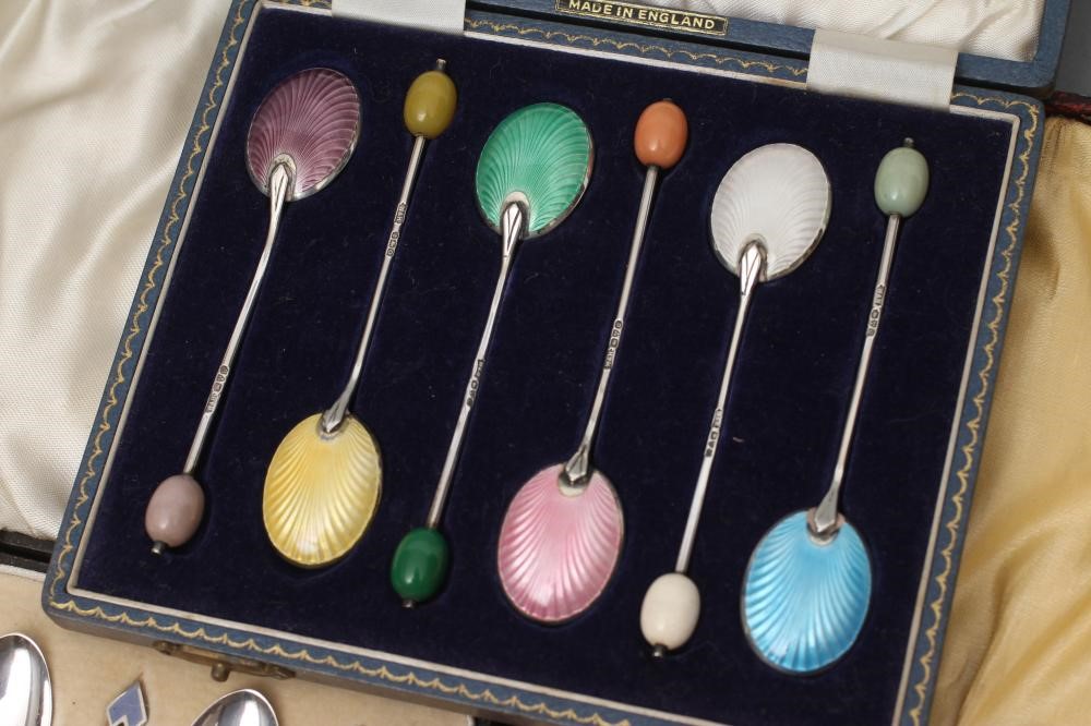 A set of six art deco coffee spoons | Hartleys Auctioneers & Valuers