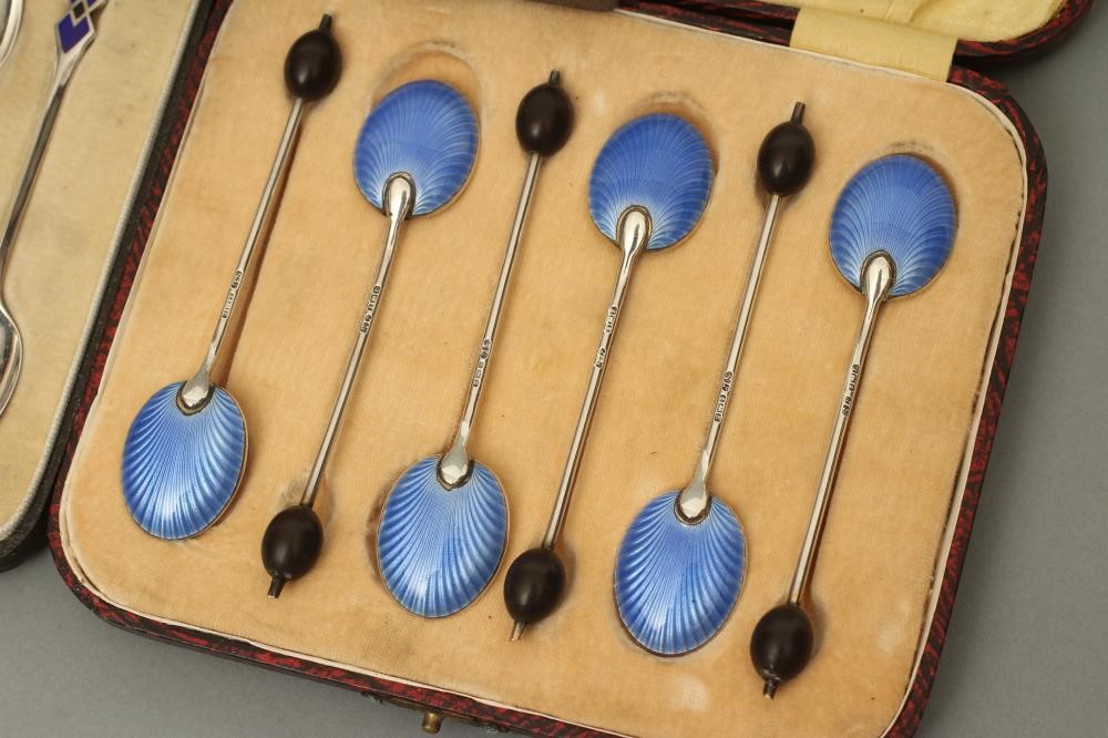 A set of six art deco coffee spoons | Hartleys Auctioneers & Valuers