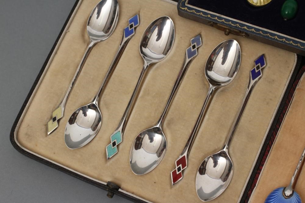 A set of six art deco coffee spoons | Hartleys Auctioneers & Valuers