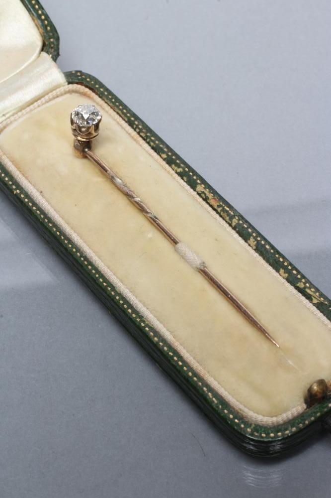 A diamond stick pin | Hartleys Auctioneers & Valuers