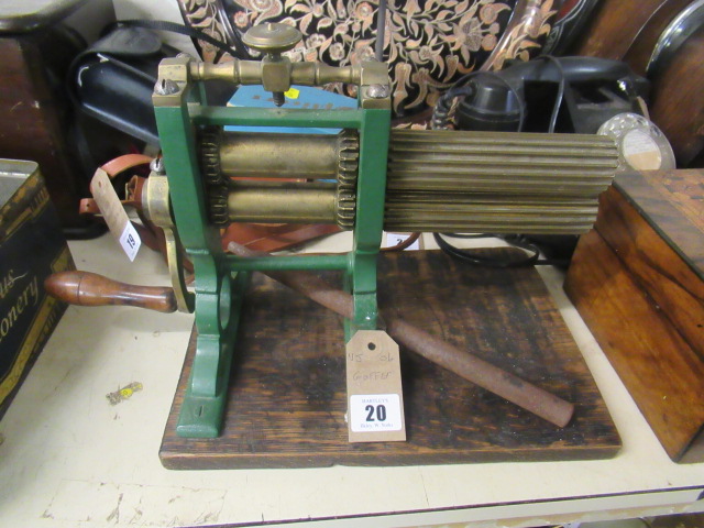 Goffering iron | Hartleys Auctioneers & Valuers
