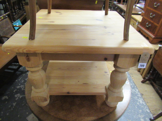 Pine coffee table | Hartleys Auctioneers & Valuers