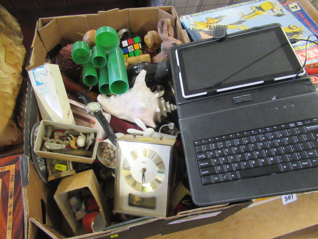 Box of miscellaneous items | Hartleys Auctioneers & Valuers