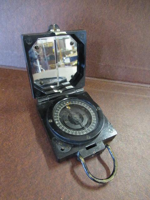 Military magnetic compass | Hartleys Auctioneers & Valuers