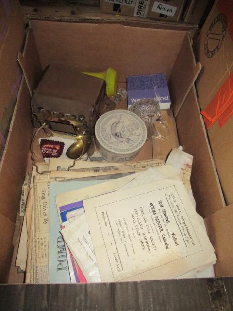 Box of miscellaneous items | Hartleys Auctioneers & Valuers