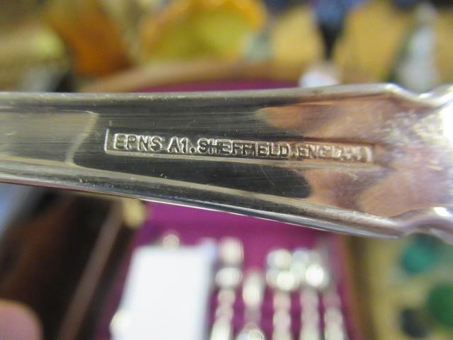 Canteen of dubarry cutlery | Hartleys Auctioneers & Valuers