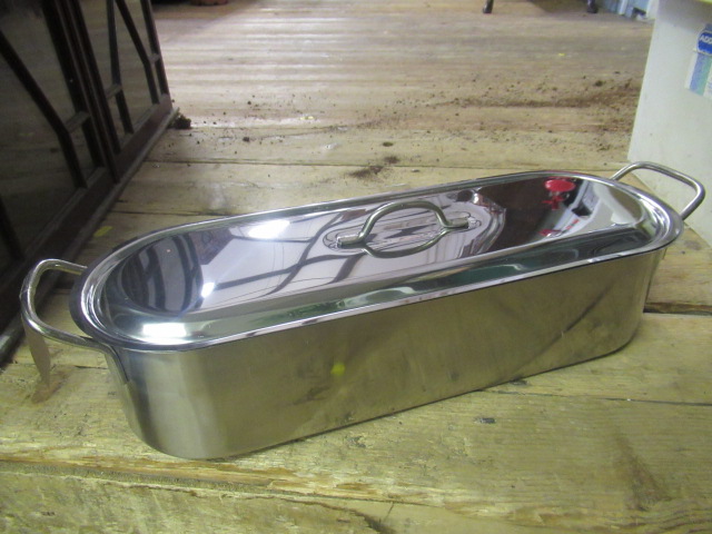 Stainless steel fish kettle | Hartleys Auctioneers & Valuers