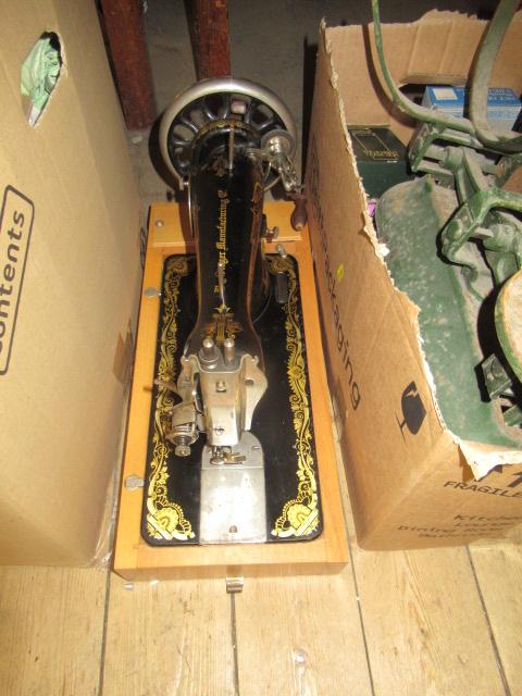 Singer sewing machine | Hartleys Auctioneers & Valuers