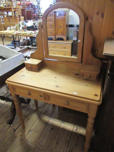 Pine dressing table with mirror | Hartleys Auctioneers & Valuers