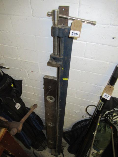 Pair of large sash clamps and a spirit level | Hartleys Auctioneers ...