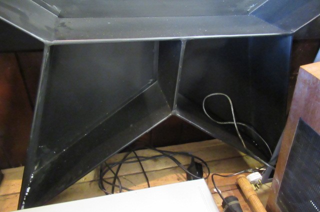 Metal star shelf unit | Hartleys Auctioneers & Valuers