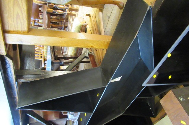 Metal star shelf unit | Hartleys Auctioneers & Valuers