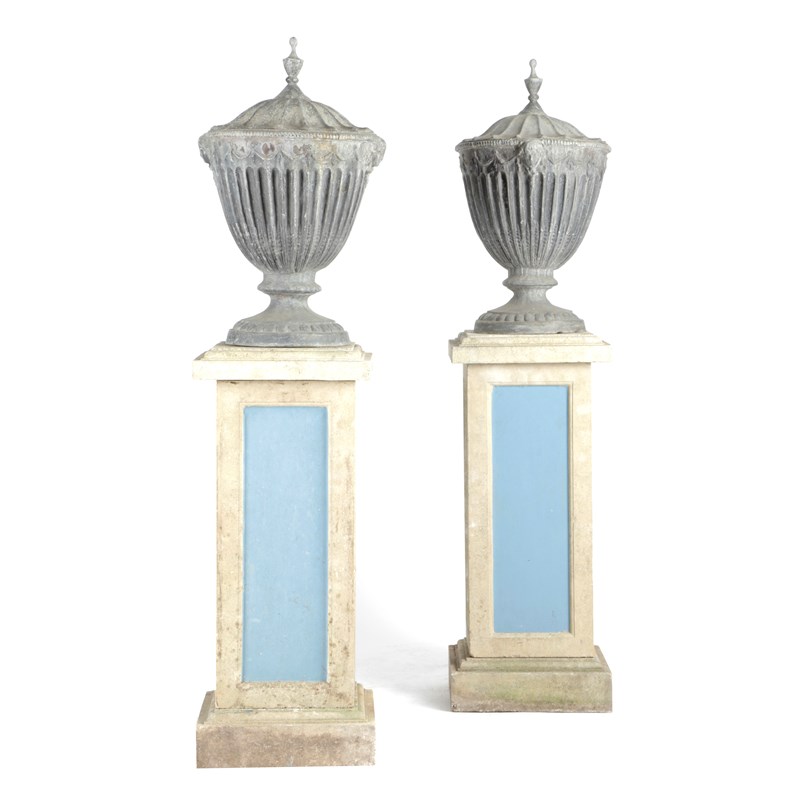 A pair of bulbeck foundry lead garden finial urns | Woolley and Wallis