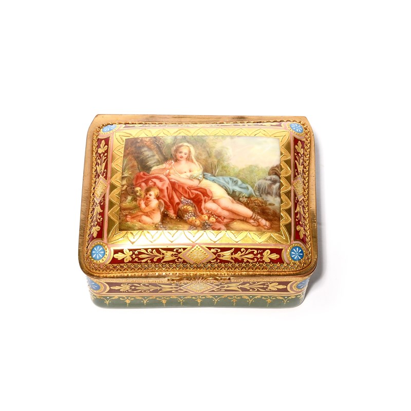 A vienna snuff box, 19th century, the cover painted with a reclining ...