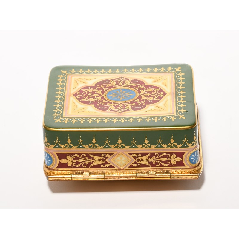 A vienna snuff box, 19th century, the cover painted with a reclining ...