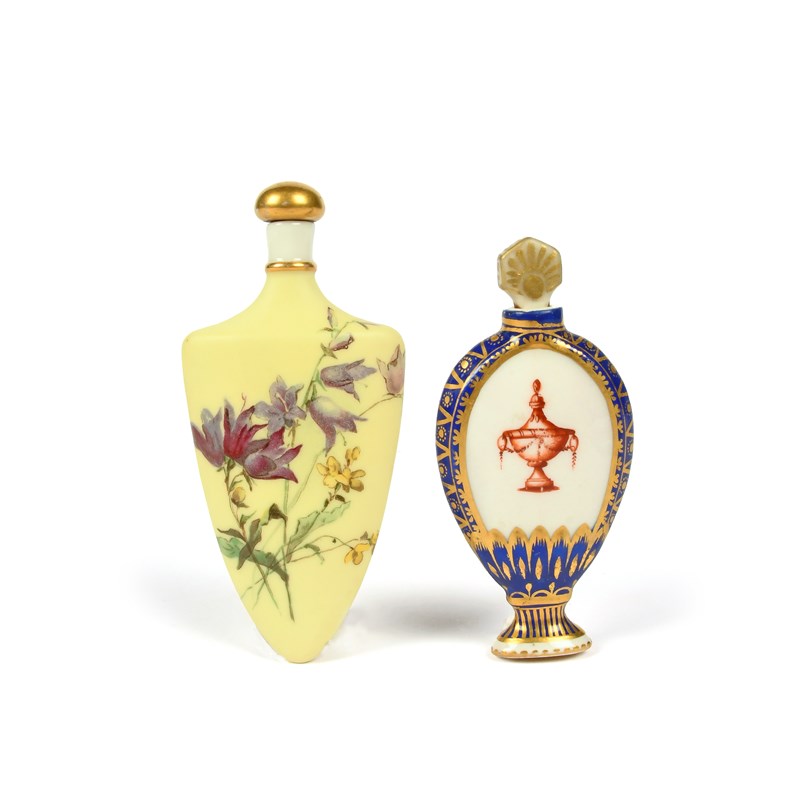 A chelsea-derby scent bottle or flask, c.1770, the flattened body ...