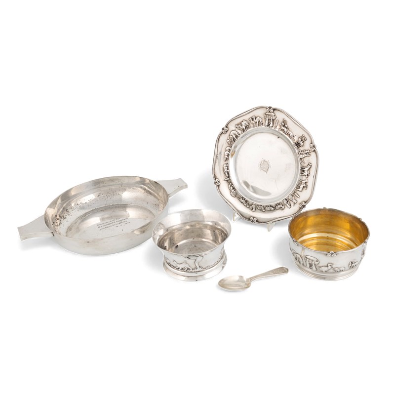 A small mixed lot of silver items, comprising: a large silver quaich by ...
