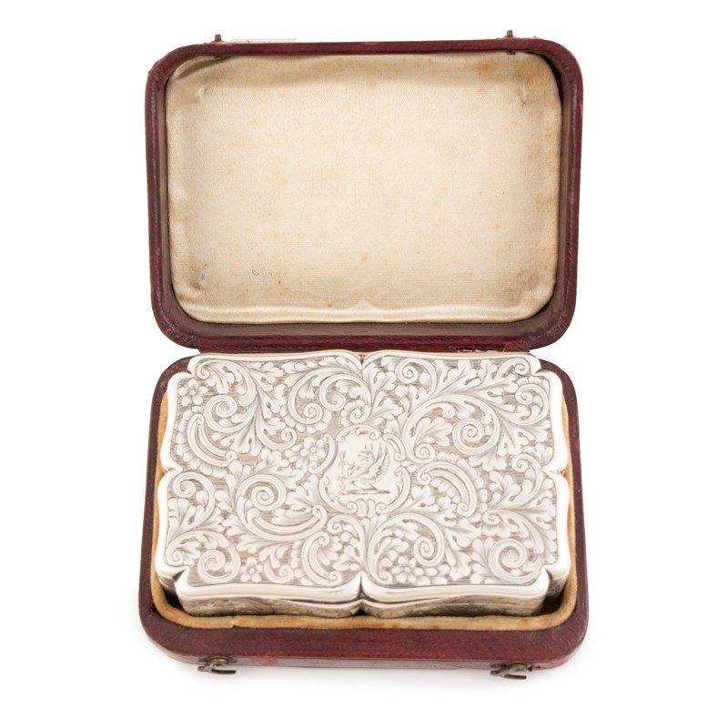 A victorian silver snuff box, | Woolley and Wallis